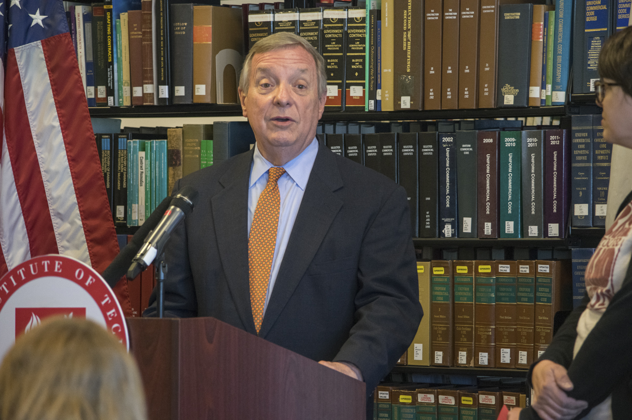 Senator Durbin at Illinois Tech to Announce Bill to Improve Online ...