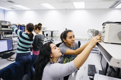 Electrical and Computer Engineering | Illinois Institute of Technology