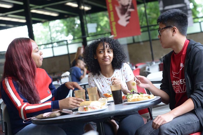 Focusing on Local and Digital, Students Help Chartwells Serve Up Fresh ...