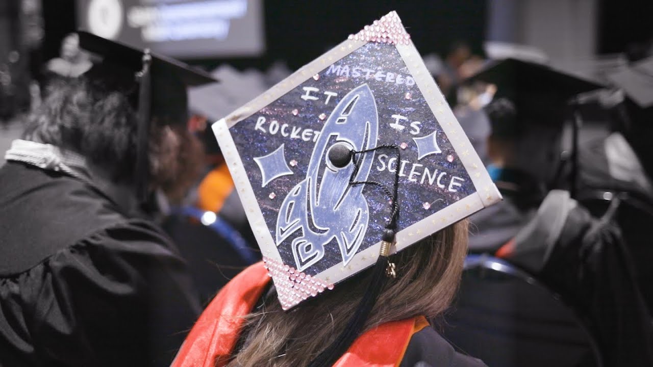 It's Time to Celebrate! Commencement 2023 Highlights | Illinois ...